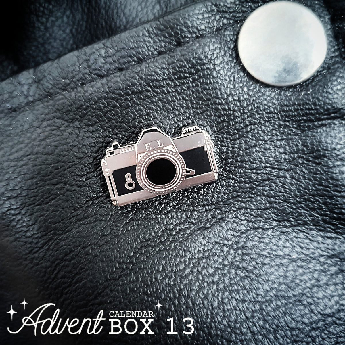 Vintage Camera Mini-Pin – The Enamel Library